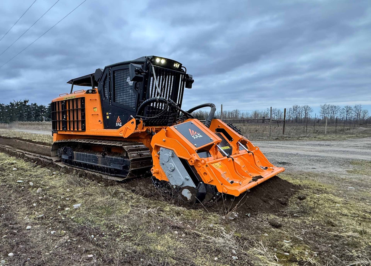 FAE intros SFM/PT multitask attachment for PT300 tracked service ...