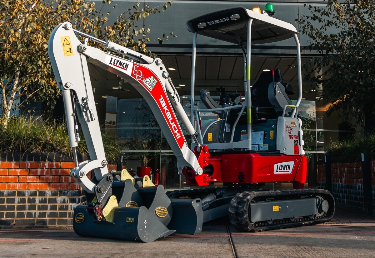 Takeuchi sells its 50,000th excavator in UK and Eire - Machinery Asia